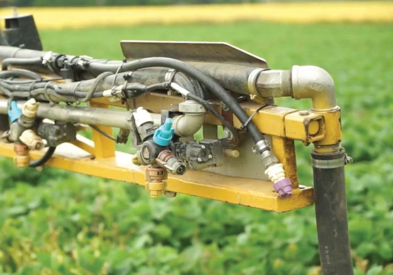 Breaking down the recirculating sprayer boom - Manitoba Co-operator