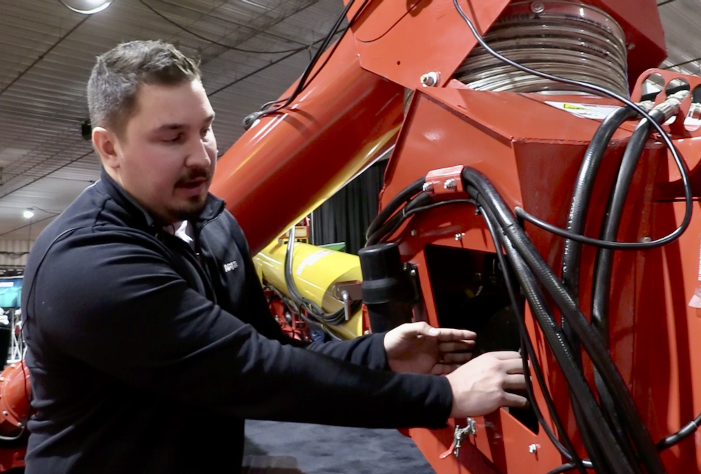 AGI rolls out MKX2 grain auger - Manitoba Co-operator